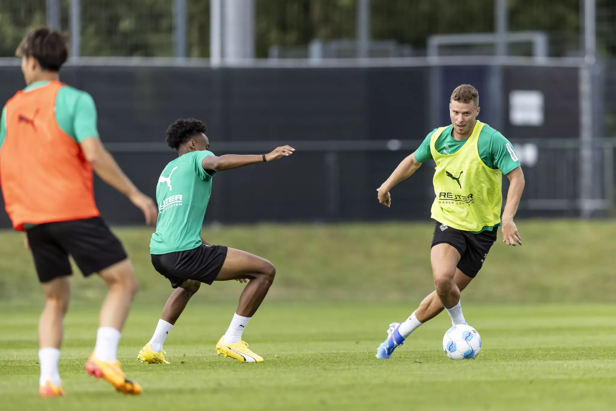 Elvedi is the first national team player back in training | Borussia ...